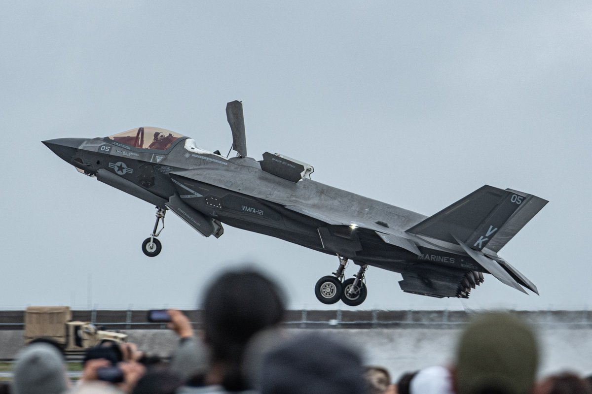 夕張ぃぃぃぃぃぃ！！！ on Twitter: "F35Bかっこよすぎた やばいわ"