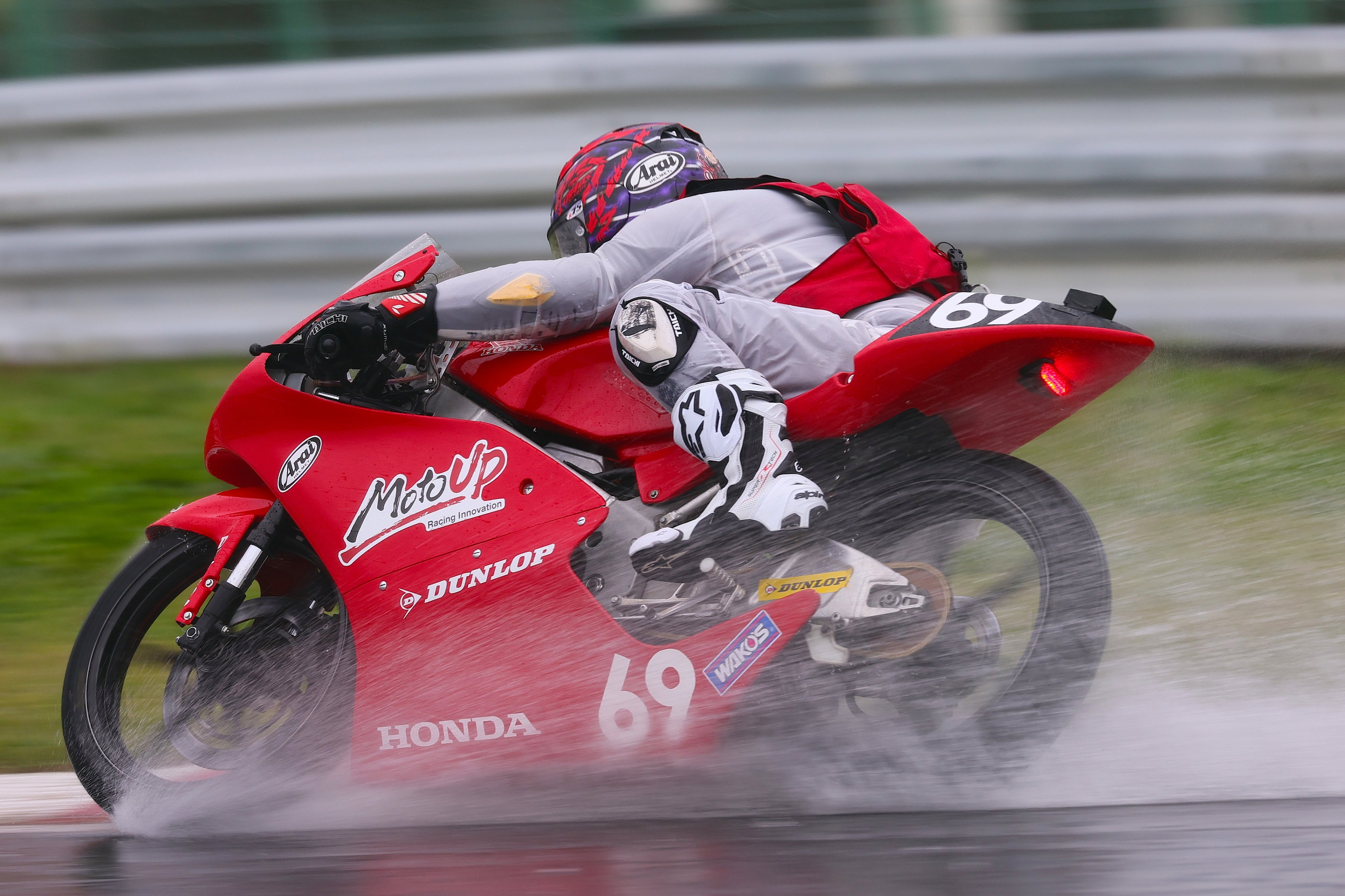 🏍️波平73/ Namihei on Twitter: "筑波ロードレース 第1戦 MOTOUP Racing with YUE J-GP3 #69 池上聖竜選手 https://t.co ...