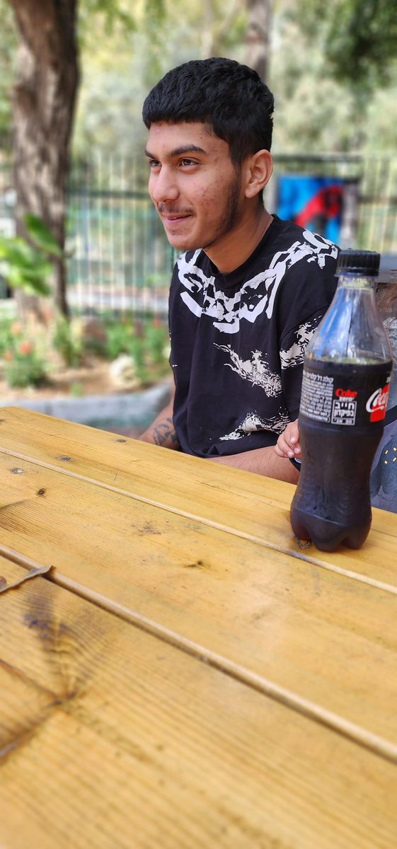 ynet עדכוני on Twitter: "הנער שאושפז בגלל סיגריה אלקטרונית, מידן קלר, נפטר לאחר שניתק עצמו ...