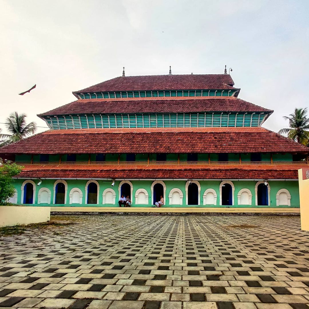 Beautiful and heritage Mosques in India : 1- Cheraman Juma Mosque ...