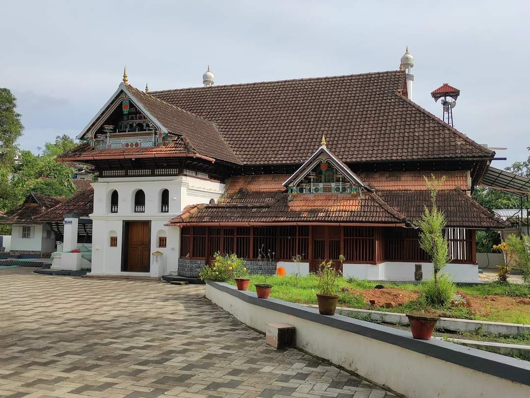 Beautiful and heritage Mosques in India : 1- Cheraman Juma Mosque ...