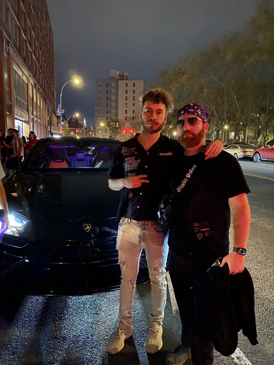 aventurine.9dcc.eth on Twitter: "Manifesting the bull with @notthreadguy 🤌🏻"