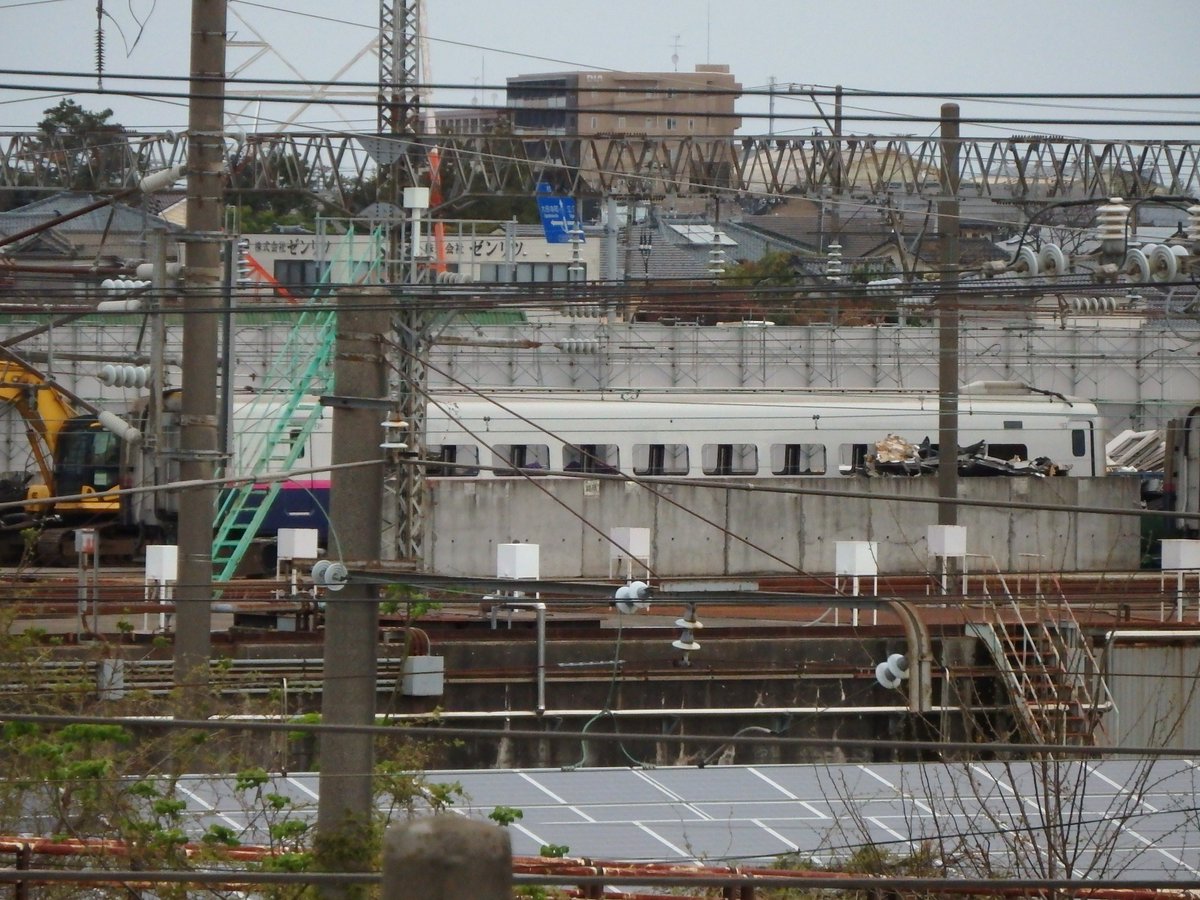 にいてつ on Twitter: "E2系J59編成 新潟新幹線車両センター解体 残り3両 2号車が解体中来週には終わるかな"