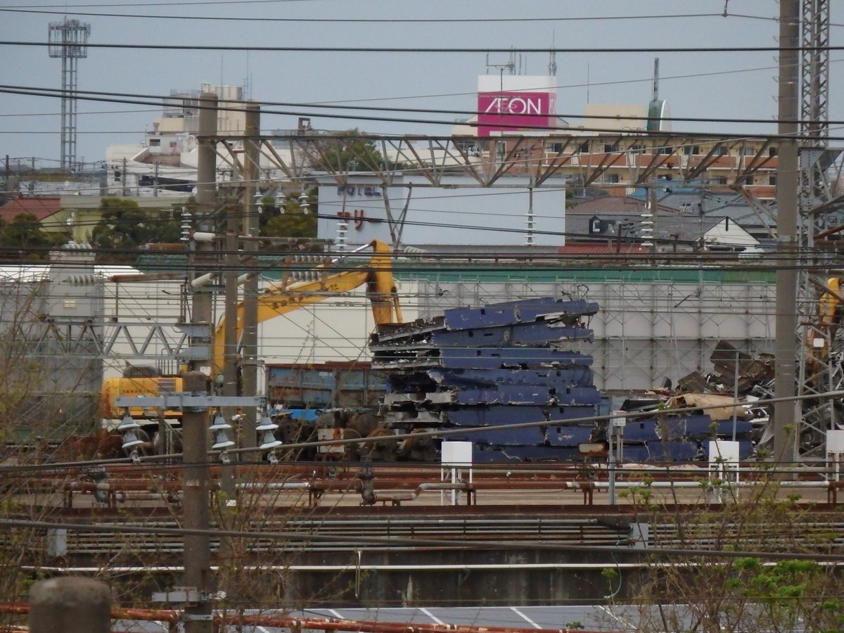 にいてつ on Twitter: "E2系J59編成 新潟新幹線車両センター解体 残り3両 2号車が解体中来週には終わるかな"