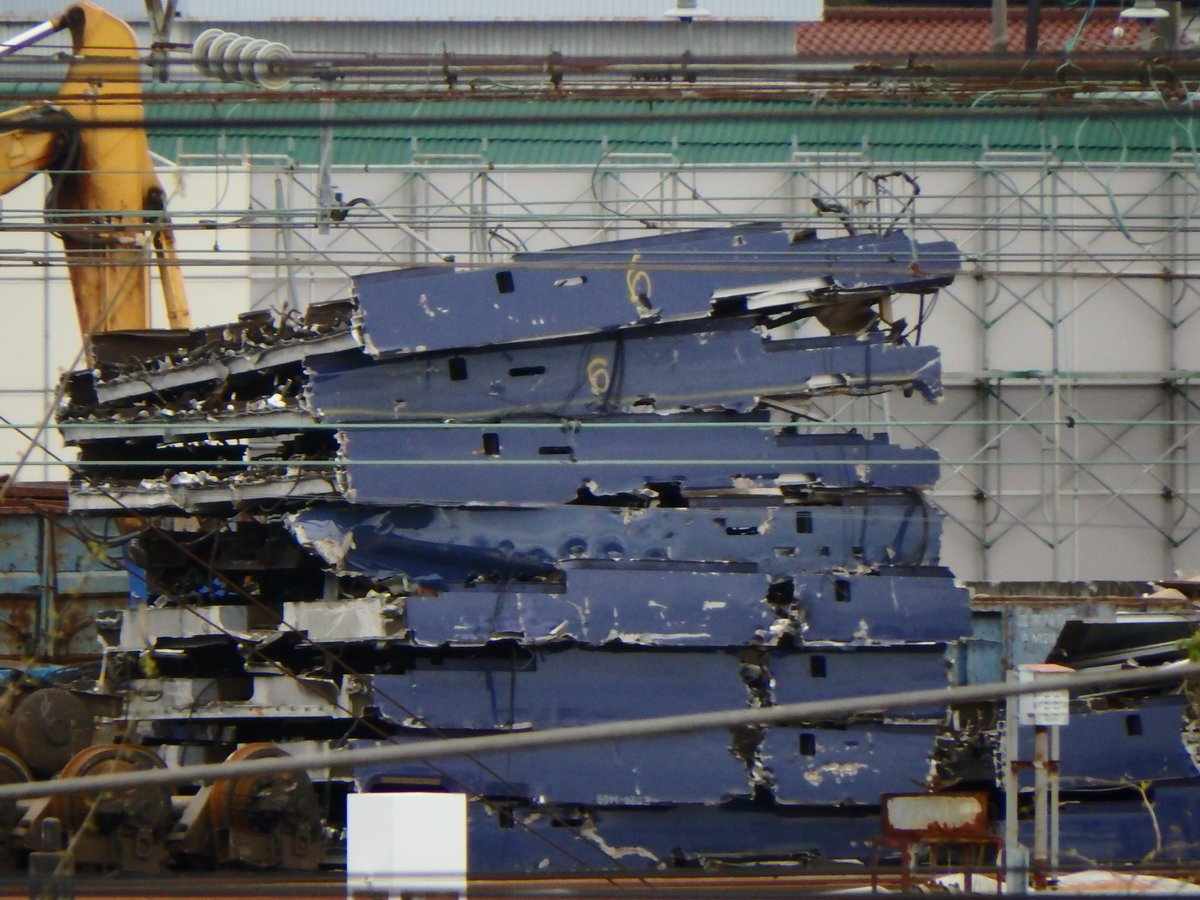 にいてつ on Twitter: "E2系J59編成 新潟新幹線車両センター解体 残り3両 2号車が解体中来週には終わるかな"