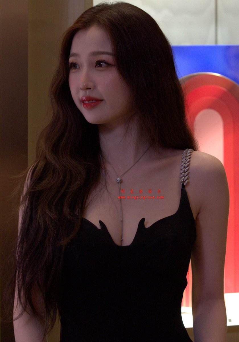 mingxinglove on Twitter: "#虞书欣 参加某时尚活动现场花絮照片，大尺度吊带露胸礼服，单张30M左右，高清4K分辨率原图无修 #生图 下载 #明星生图 https ...