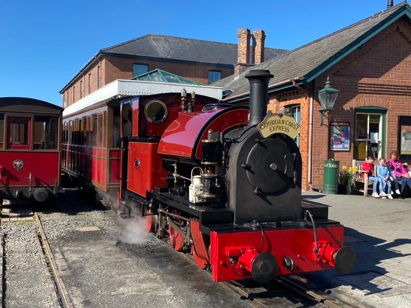 Talyllyn Railway on Twitter: "Farewell to Four! No.4 "Edward Thomas" bowed out of service today ...