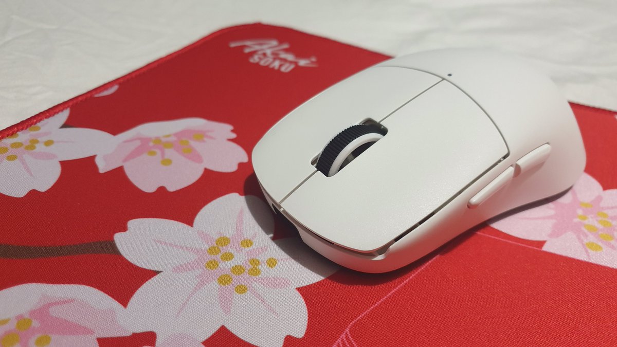 Kyle Ireland Tech on Twitter: "A few more images of the SOKU AKAI next to; Finalmouse Starlight ...