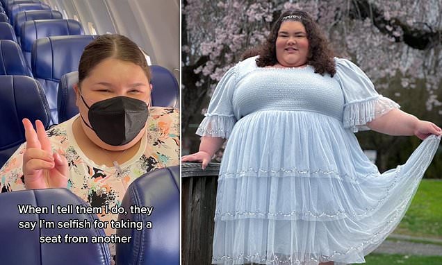 Daily Mail Online on Twitter: "Plus-size influencer demands airlines create bigger seats for ...