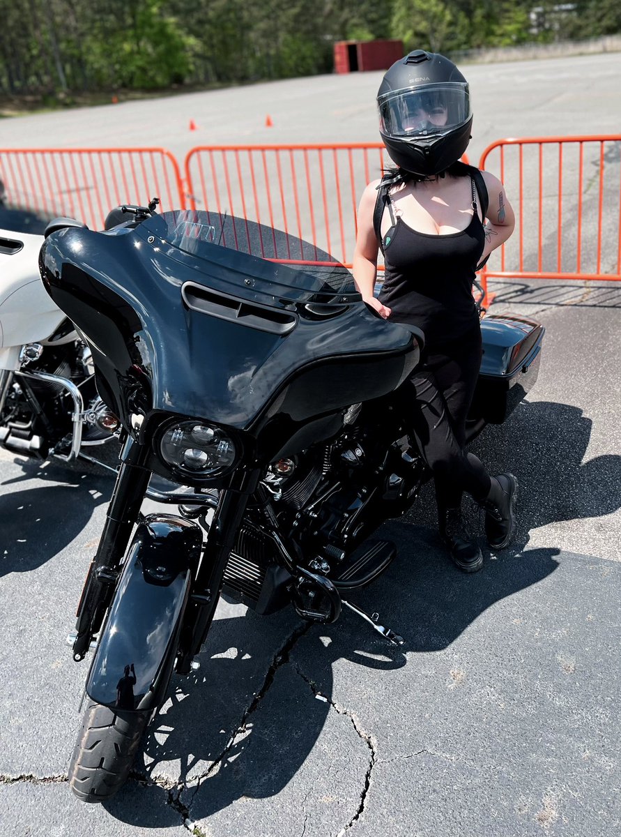 ᴠɪᴏʟᴇᴛ ⛧ On Twitter Rt Violet Mortem Good Day To Be A Bike Slut ️🔥