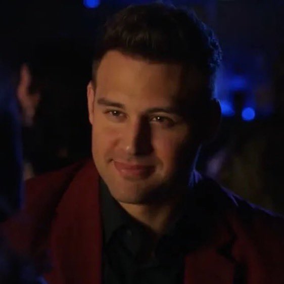 Chels 9 1 1 Spoilers On Twitter how Many Suits Does Eddie Own chels-9-1-1-spoilers-on-twitter-how-many-suits-does-eddie-own