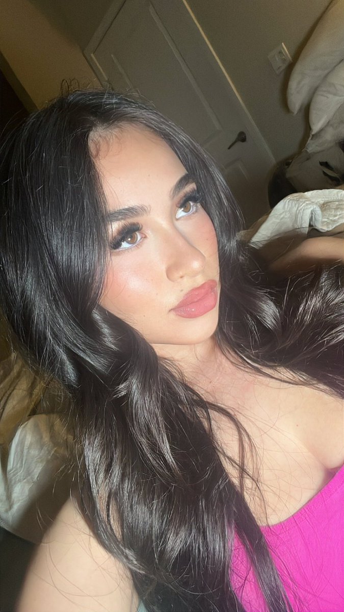 Skyee 🍒 on Twitter: "I’m obsessed with me too 💗"