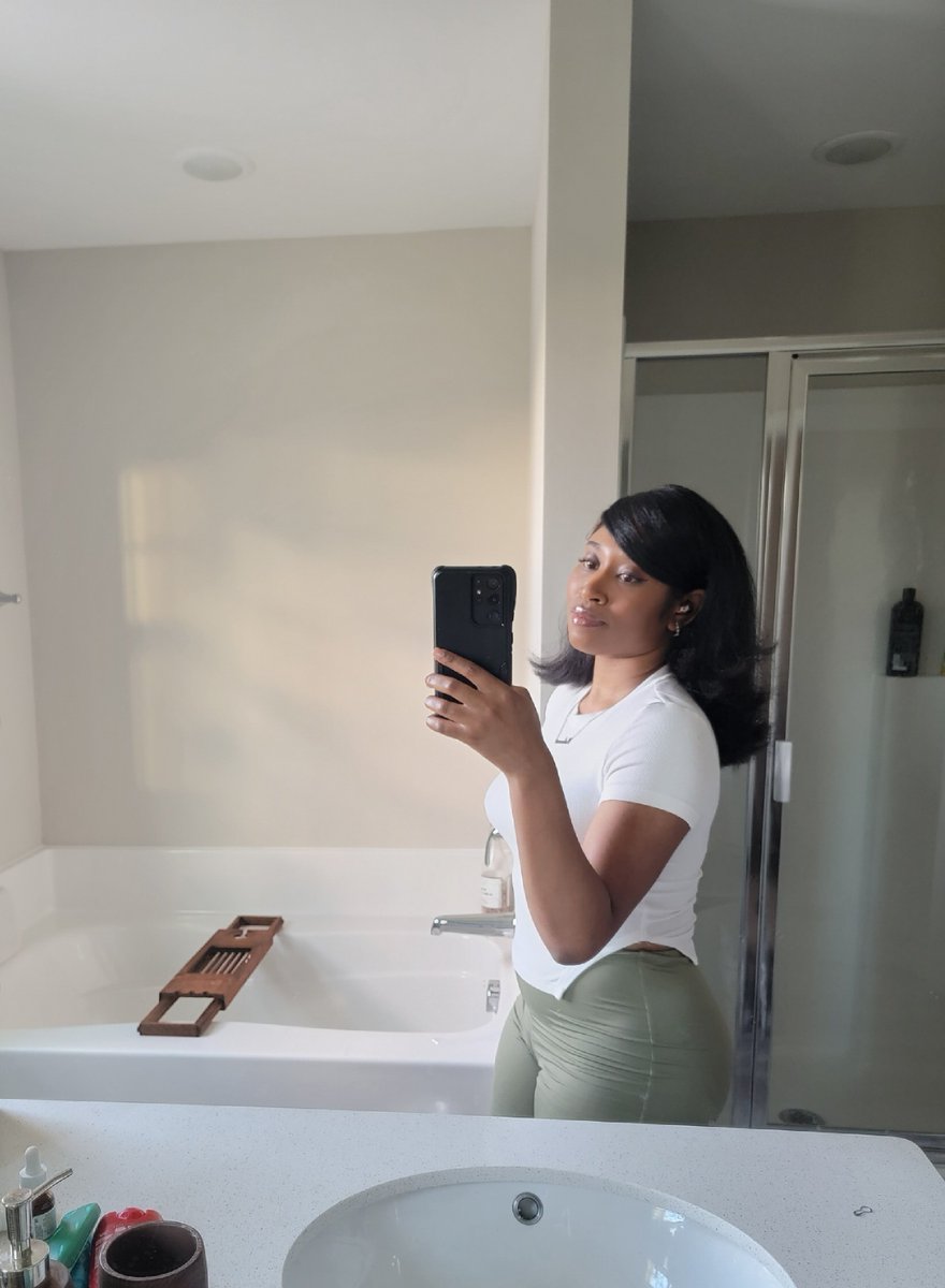 Ms. bombastic side eye on Twitter: