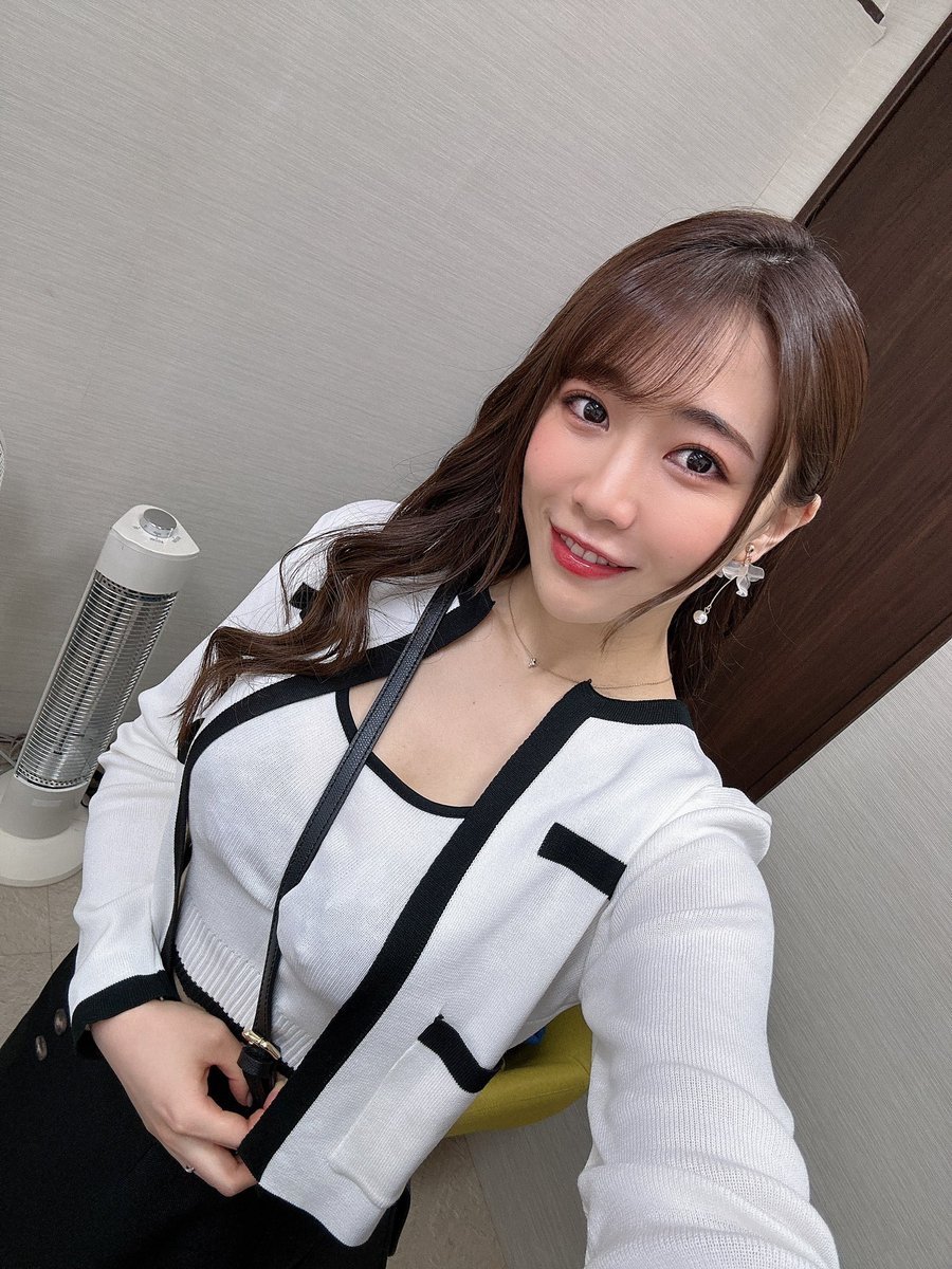 Ivの方がeroくない？ R18 On Twitter Rt Ichinoaoi 撮影してます🥰