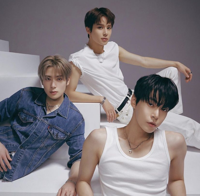 putri. on Twitter: "•batch 2• PO NCT DOJAEJUNG - The 1st Mini Album [ Perfume ] Photobook Ver x ...