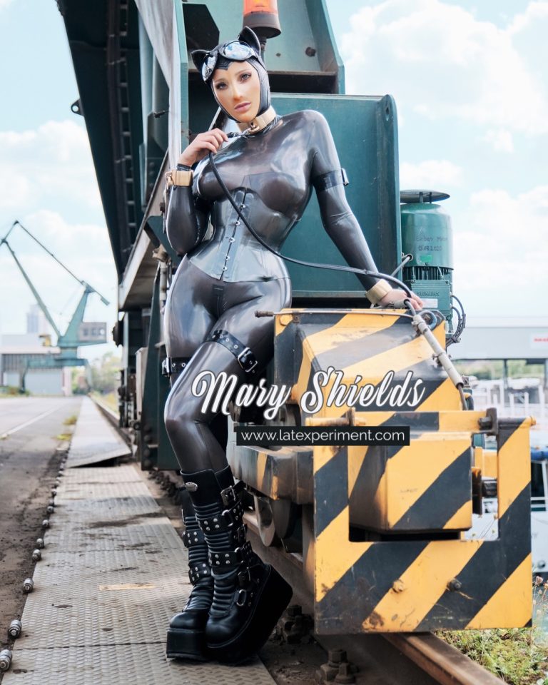 Bass's Favorite Goobold Furniture ~Fwa soon on Twitter: "RT @lord_latex: Here's something a bit ...