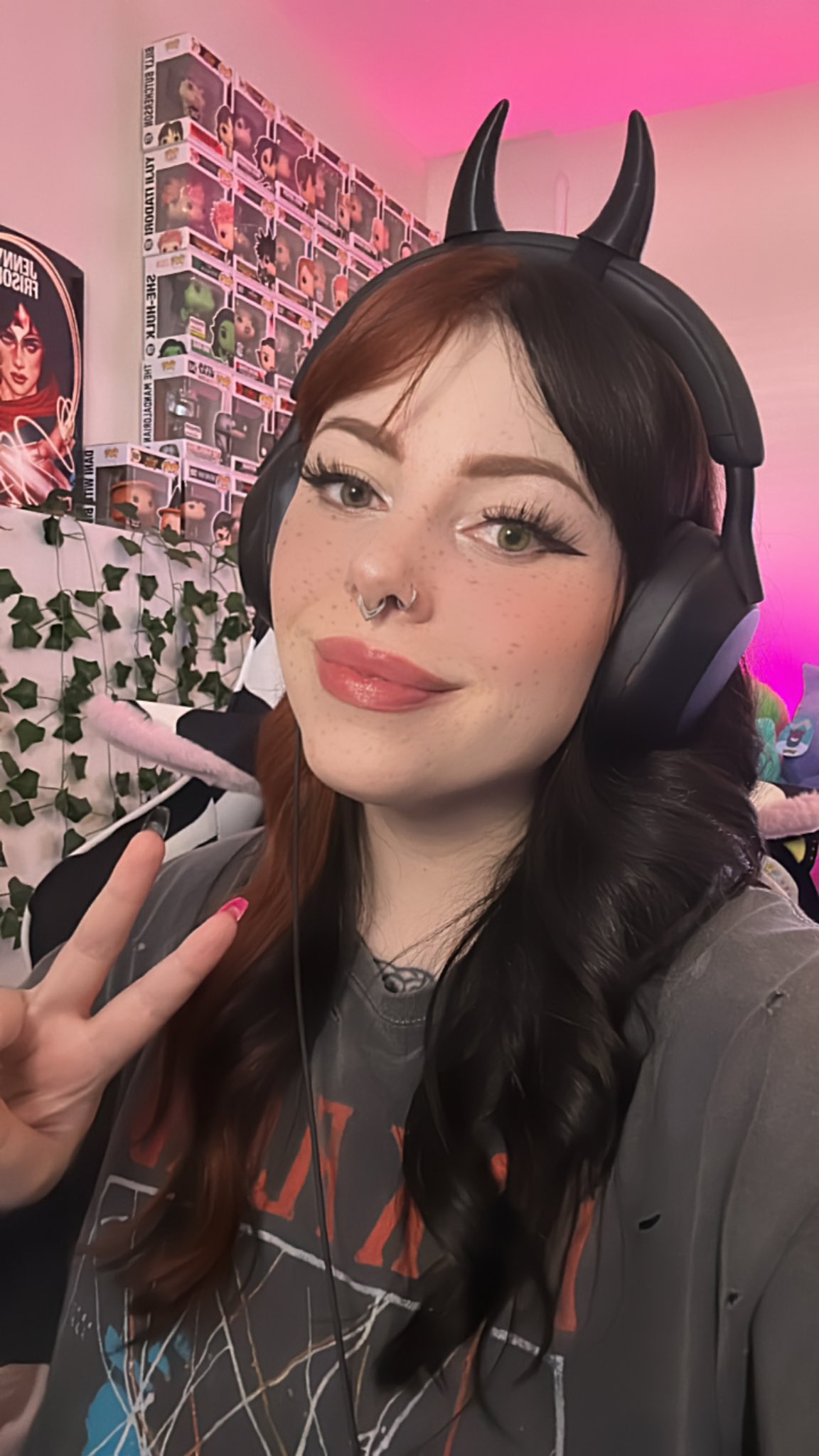 TW Pornstars - 𝖙𝖊𝖕𝖍𝖎𝖊🔮. Twitter. Live on twitch! Last day of Star Wars ...