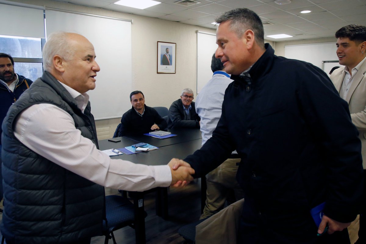 Servicio de Salud Concepción on Twitter: "El Director del SSC, Víctor Valenzuela, y su equipo ...