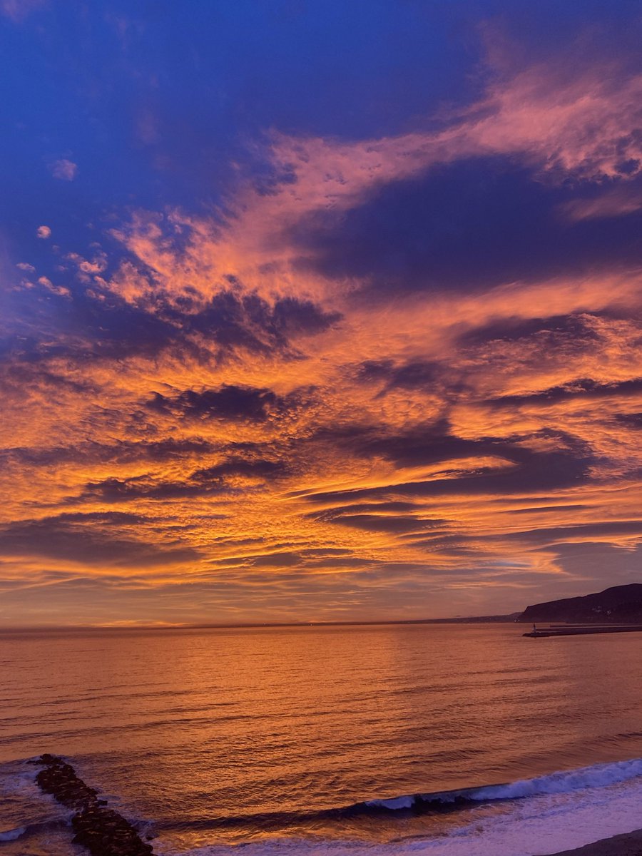 𝙀𝙭𝙪𝙡𝙖𝙣𝙨𝙞𝙨 on Twitter: "ocean sunset"