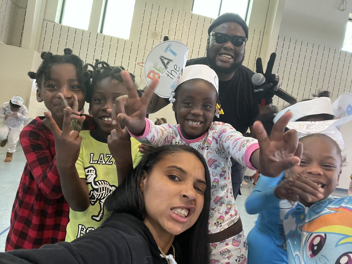 black princess peach💖 on Twitter: "RT @_PurpleUnicorns: This how Tariq be on Abbott Elementary"