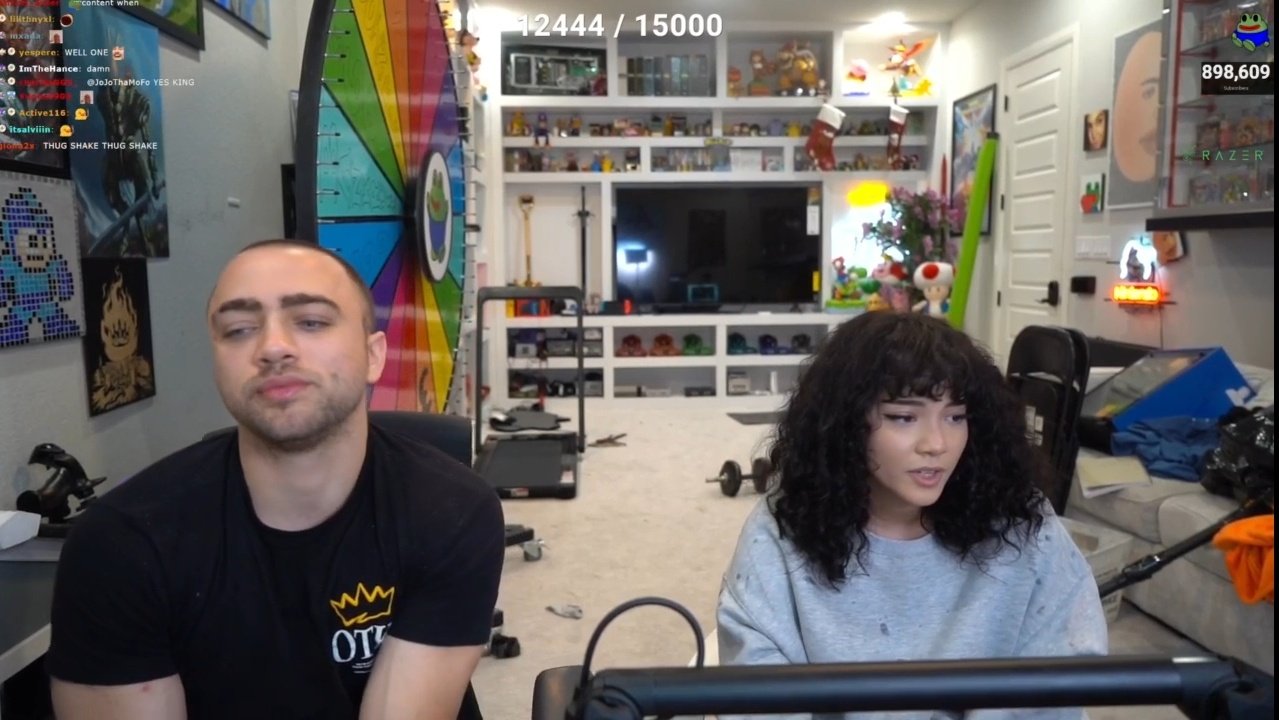 mizkifs 7th wife on Twitter: "Cinna is at mizkif house, she for sure will be seeing simply ...