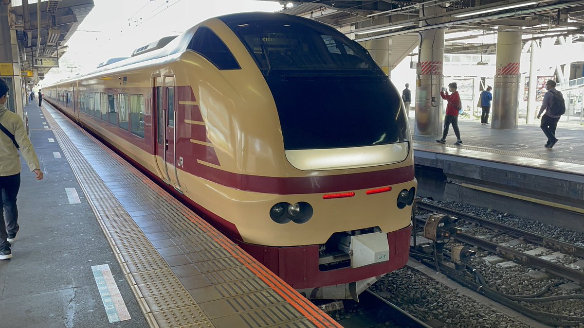 ハロ鉄Acty'23@mm'22小田湘南線©︎💉💉💉💉 on Twitter: "#E653系 平塚駅にやってきたE653系K70。 今回は枕カバー有。"