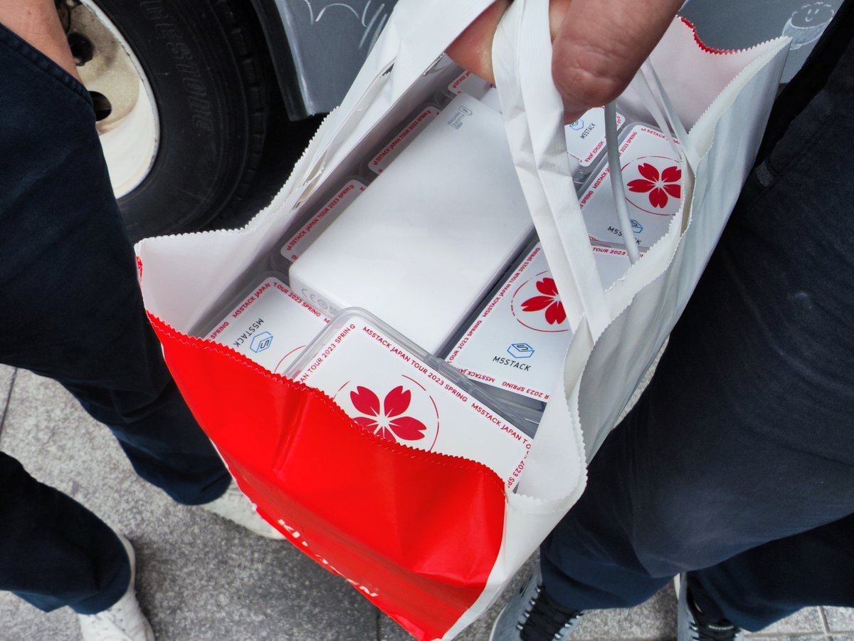 M5Stack on Twitter: "RT @tks: 到着！ @M5Stack @its_hard_2_name @HanXiaoM #M5Stack を使ってくれたメイカーフェア出展者 ...