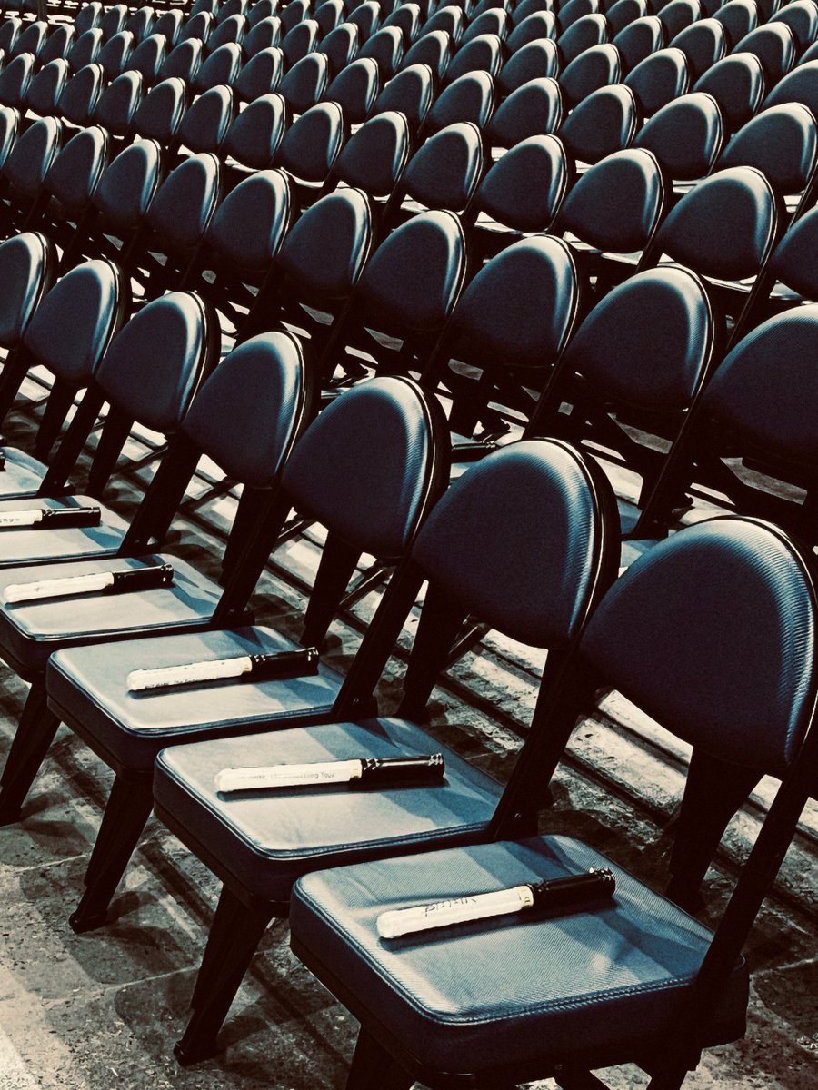 王源 ROY WANG OFFICIAL FAN CLUB on Twitter: "#RoyWang Studio Weibo Update 倒计时2小时「关于演出现场荧光棒的使用说明」 ...