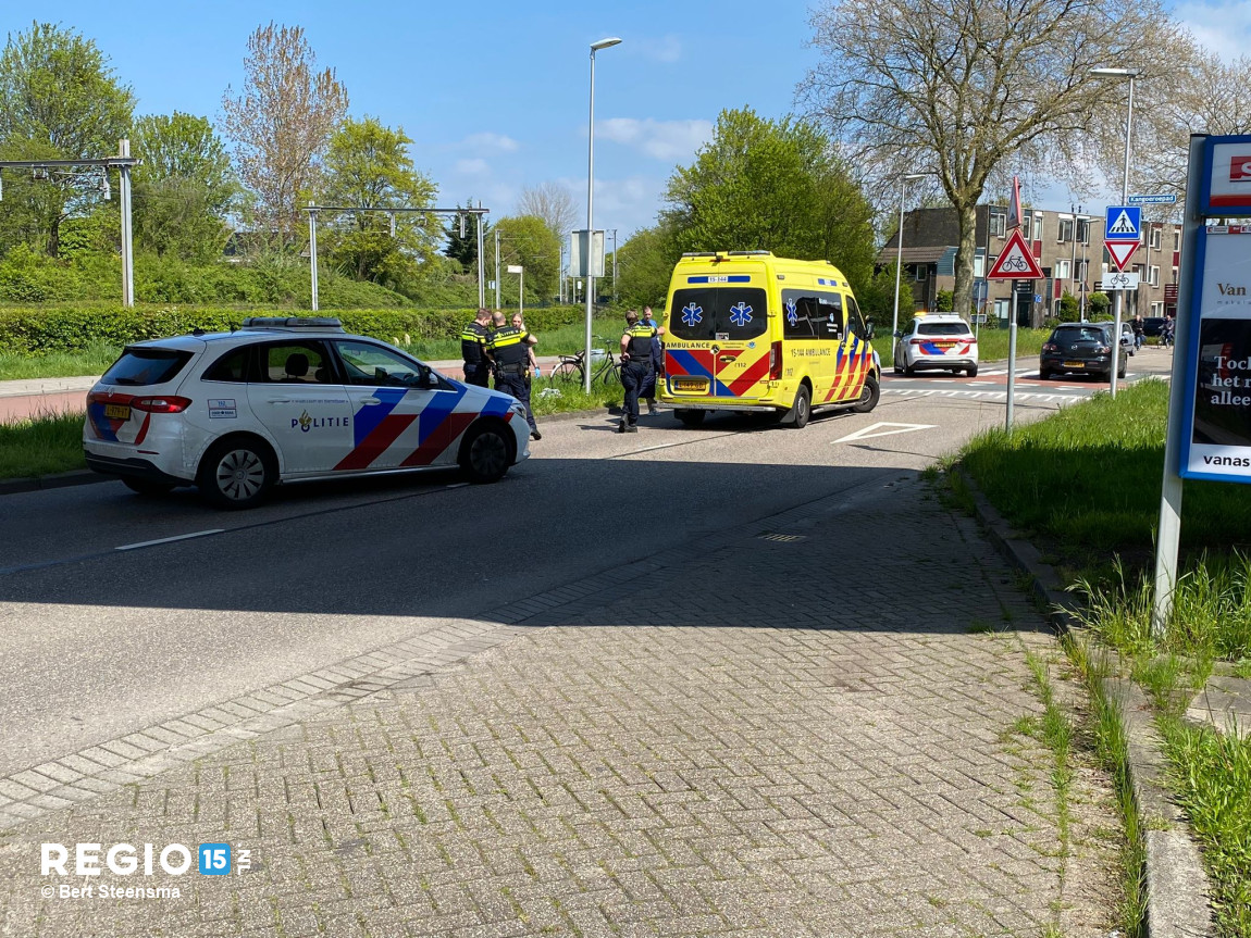 Regio15.nl on Twitter: "Aanrijding auto en fietser op de #Gaardedreef met het #Kangoeroepad in # ...