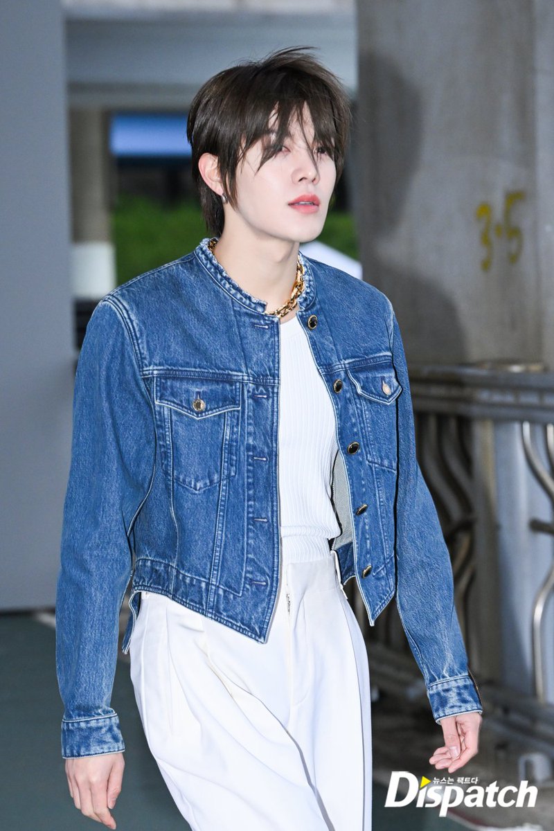 유성🍒 on Twitter: "＂시.선.고.정＂유타 순정만화 비주얼 http://naver.me/FFiX7NFM NCT 유타 잠수교에서 찍어도 화보 http://naver ...