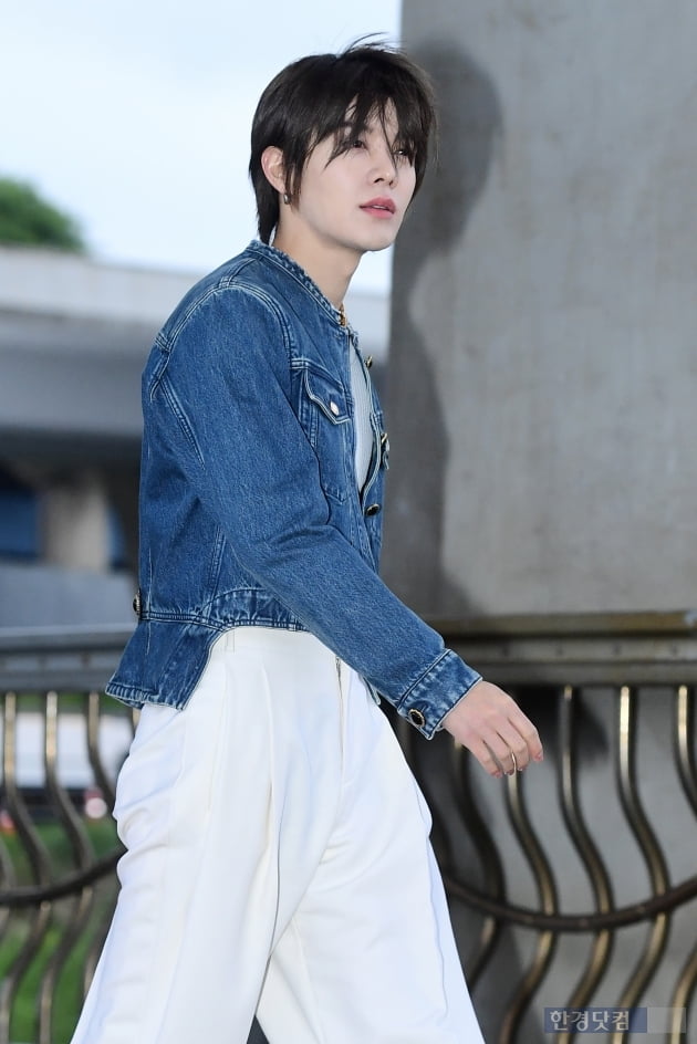 유성🍒 on Twitter: "＂시.선.고.정＂유타 순정만화 비주얼 http://naver.me/FFiX7NFM NCT 유타 잠수교에서 찍어도 화보 http://naver ...