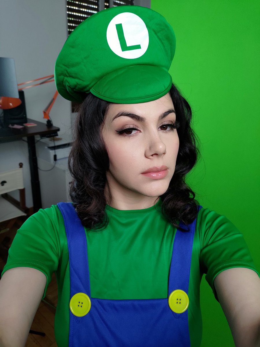 Valentina Nappi on Twitter: "It's me: Luigia."