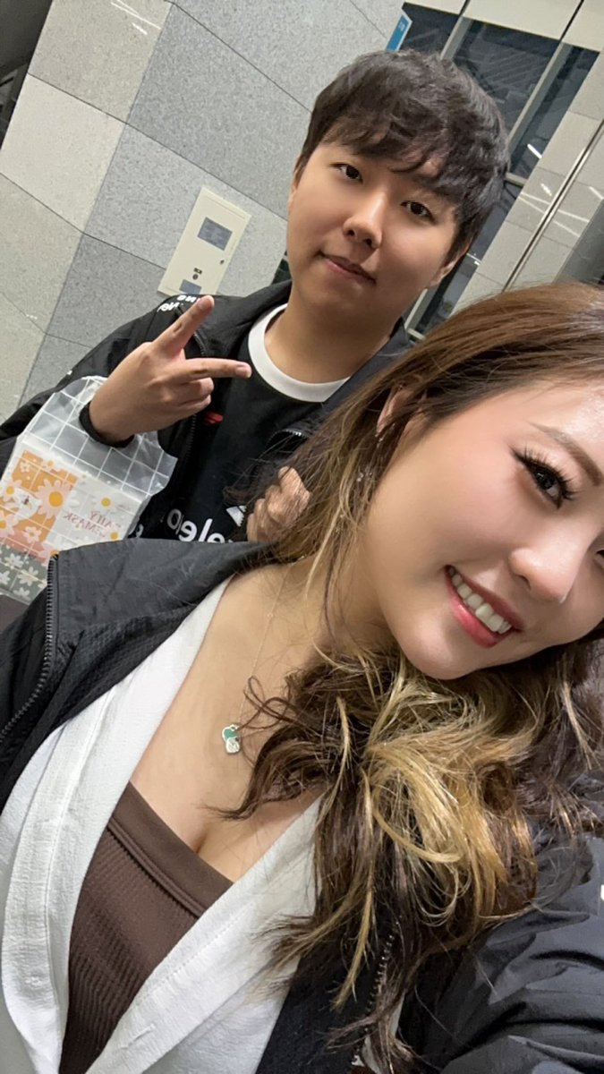 starriebun on Twitter: "I am a huge T1 fan!"