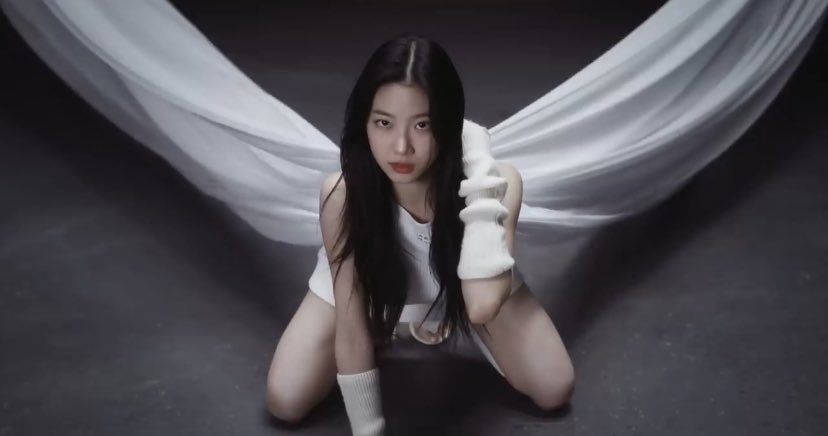 le sserafim pics on Twitter: "UNFORGIVEN MV TEASER 2"