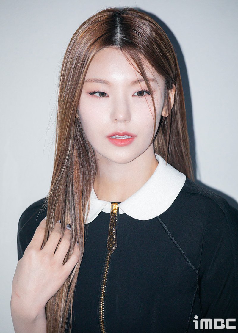 iMBC연예 on Twitter: "예지, 눈빛이 다한거 있지 #있지 #ITZY #예지 #YEJI [iMBC 직찍 29장] https://enews.imbc.com/News ...