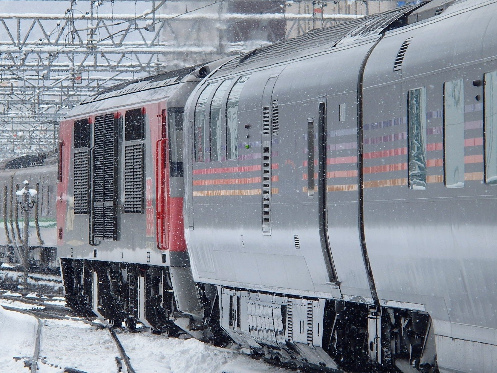 otokoyama on Twitter: "@angelcalling1 カシオペア紀行です。DF200とE26系客車の組み合わせは全く違和感を感じませんでした😊 https://t.co ...