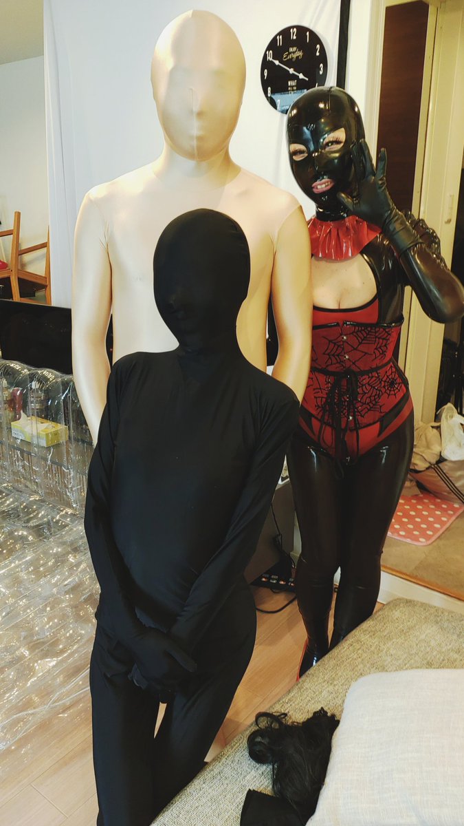 ZENTAI EXPRESS E353🚆🔞 on Twitter: "フェチプラス撮影交流会にて。 今回は大阪にあるゼンタイ屋のブラックゼンタイも持って来たので、ねこさやさんに着ていただきまし ...