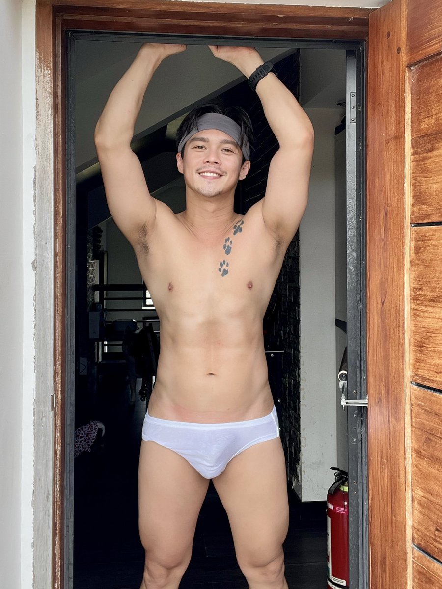 Vichet long on Twitter: "ស្បូនខ្ញុំប្រែជាកក់ក្តៅ នៅពេលដែលបានឃេីញមុខគាត់🥰 សង្ហារកប់...."