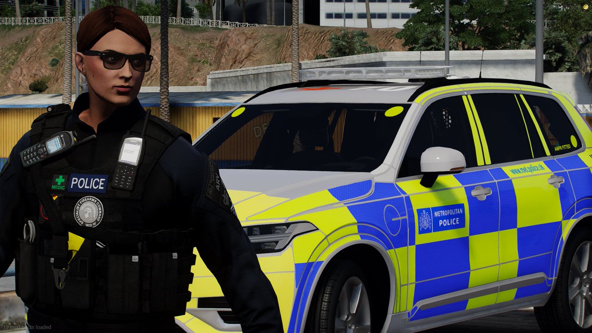 Jess N. on Twitter: "Earlier on today, our MPS officers we're on scene of a large structure fire ...