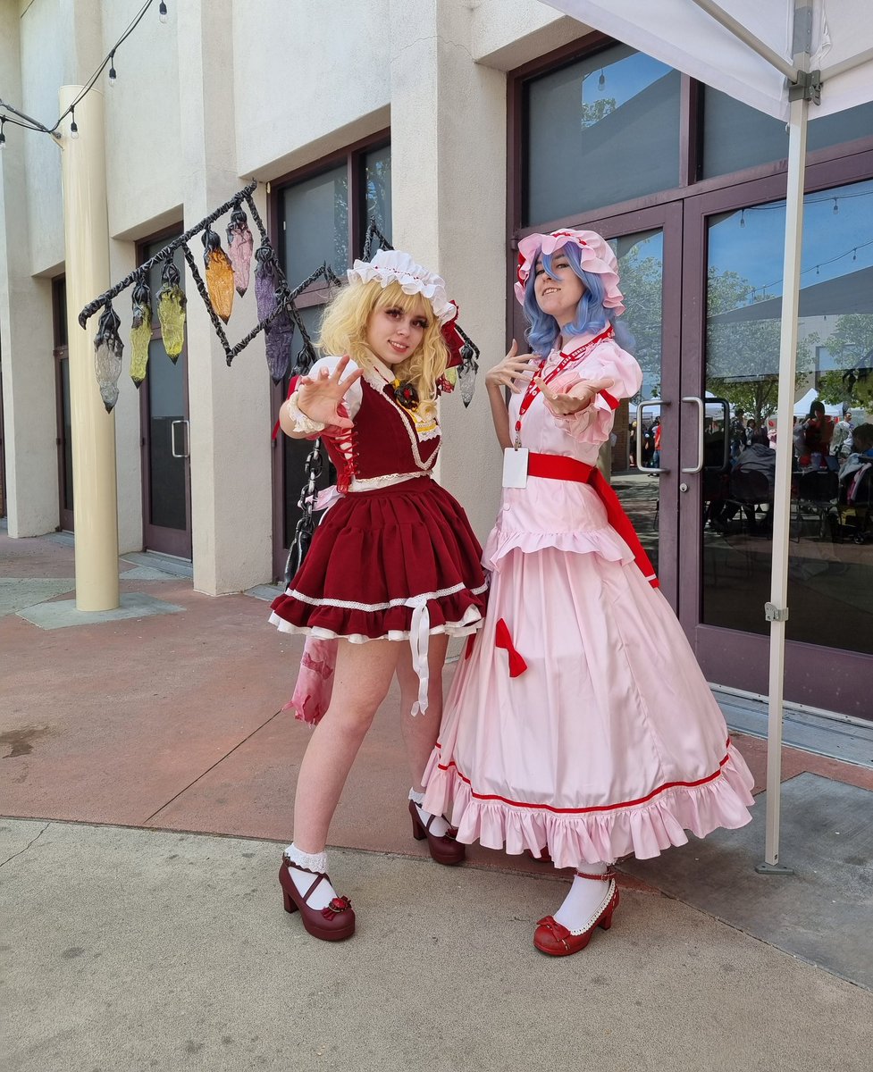 cloudie @ TOUHOUFEST!! ⛩ on Twitter: "RT @flatpancakesss: Scarlet Sisters 🦇 @medukitty and ...