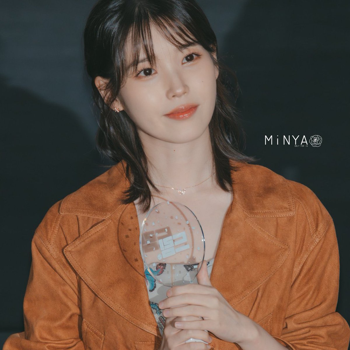 suk.aep on Twitter: "JUST SAYING BUT THIS JONGSUK AND THIS IU OH MY GOD! 🔥"