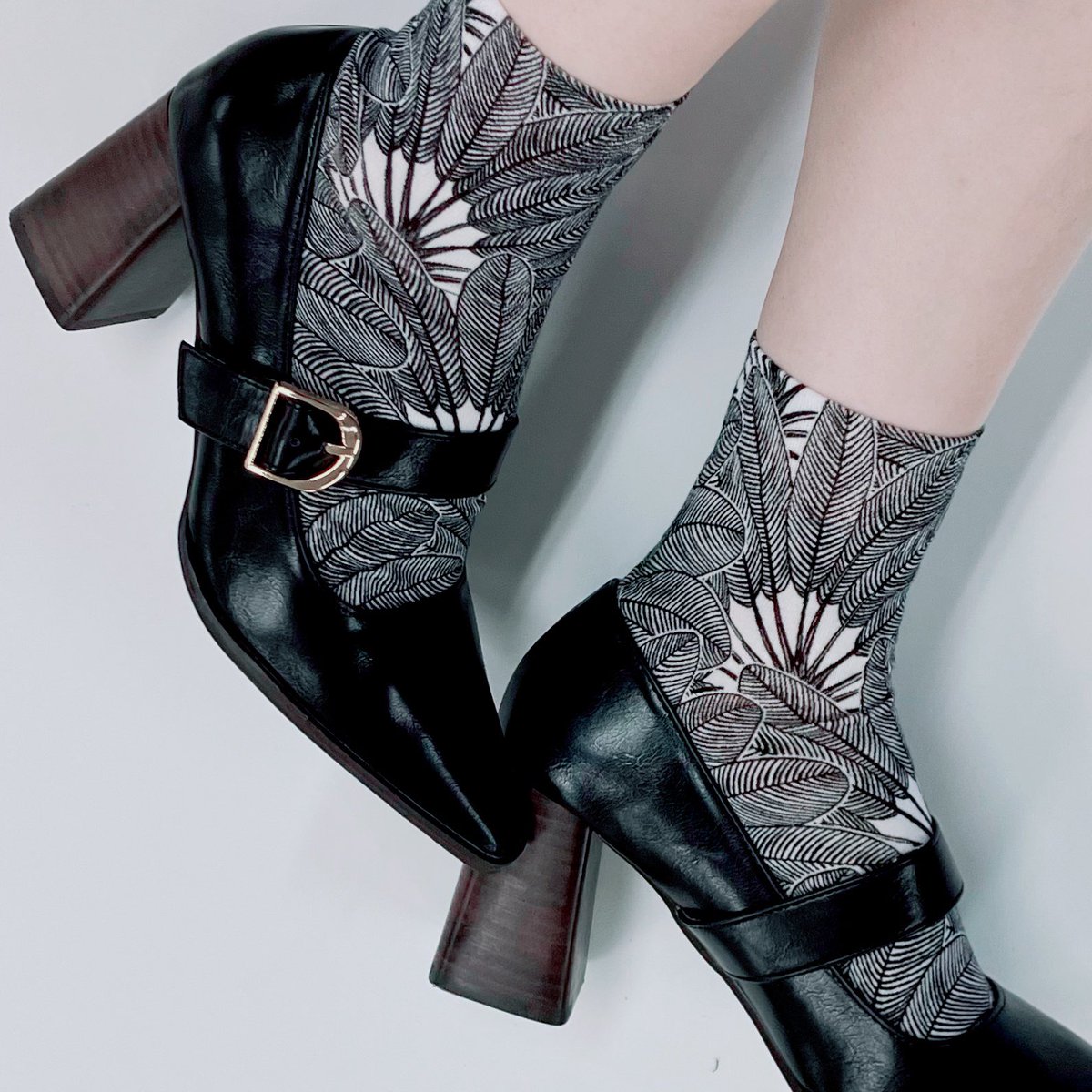 Tabio department store on Twitter: "#仙台土産 におすすめなTabio仙台三越店@mitsukoshi_sd 限定靴下！ この写真 どうやって撮ったかという ...