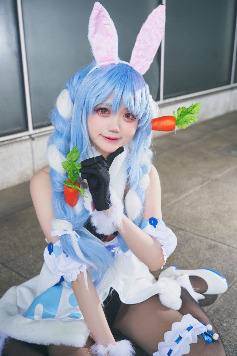 strayerex on Twitter: "RT @owate_richan: 兎田ぺこらでした👯‍♀️ ️ にんじん落ちまくったけどたのしかた🥕 #ニコニコ超会議2023コスプレ ...