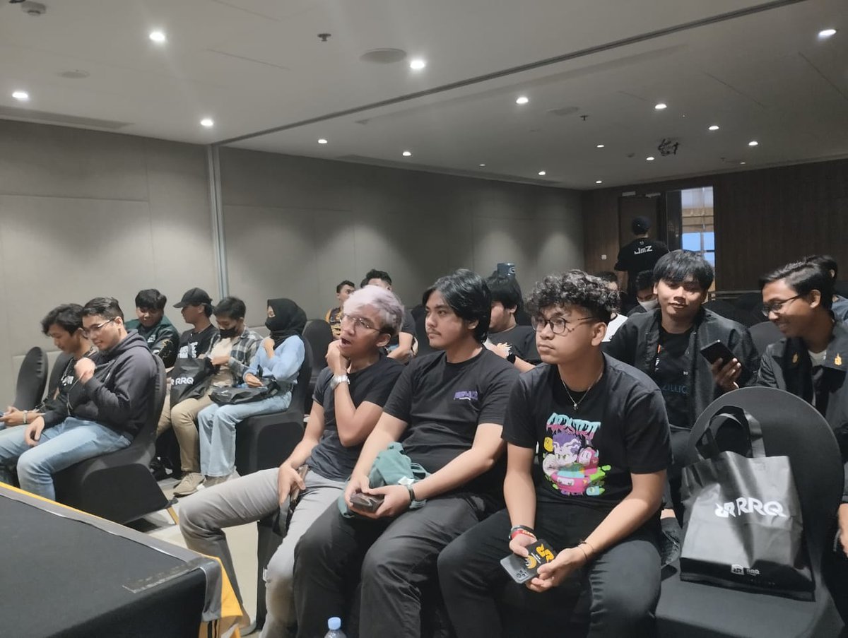Team RRQ on Twitter: "Terima kasih untuk kalian para pendukung yg sudah meramaikan Offline Watch ...