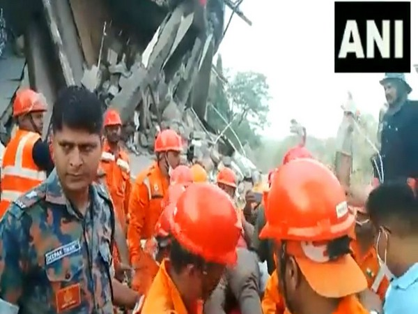 ANI Digital on Twitter: "Bhiwandi building collapse: Death toll rises to 6, rescue operation ...