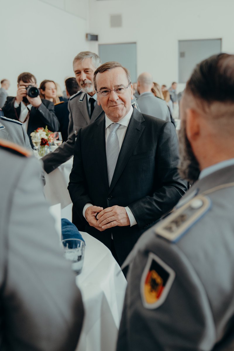 Verteidigungsministerium on Twitter: Verteidigungsministerium on Twitter: