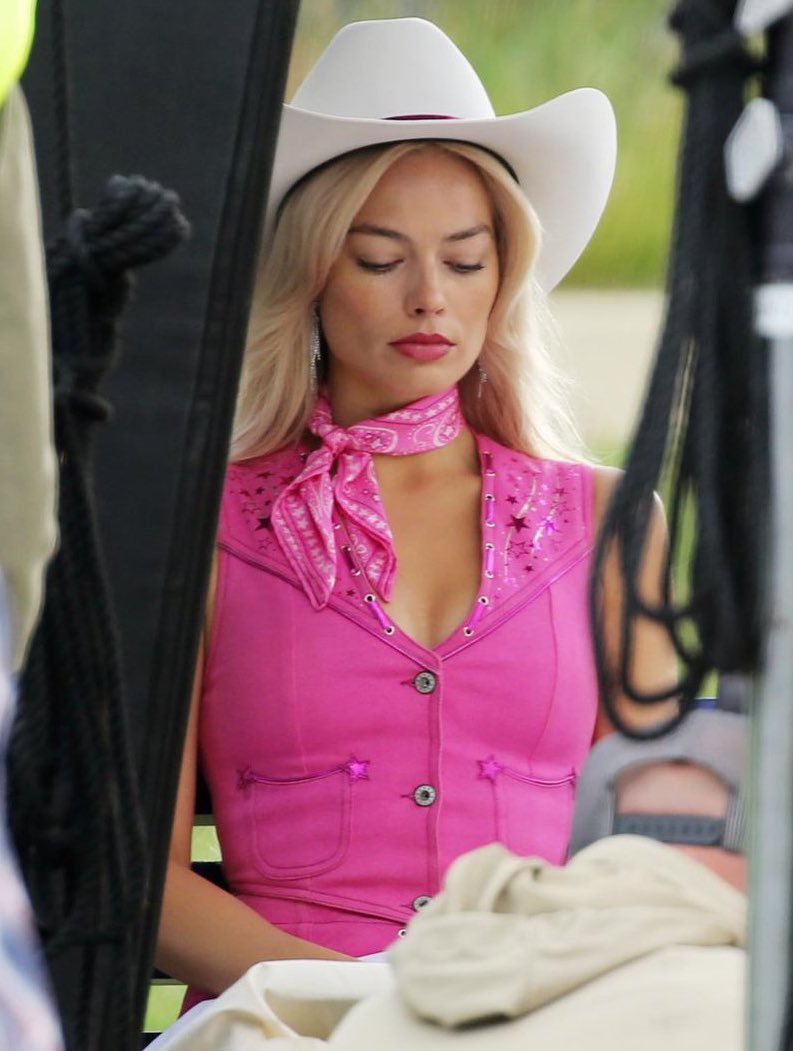 Allociné On Twitter Des Photos De Margot Robbie Sur Le Tournage Du
