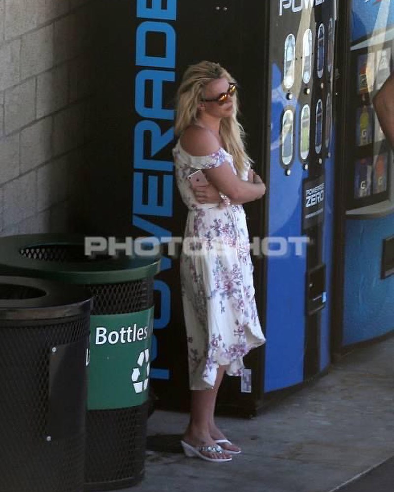 𝔍𝔞𝔠𝔬𝔟𝔢 Fan Acc On Twitter Britney Spears Realizing Shes Standing