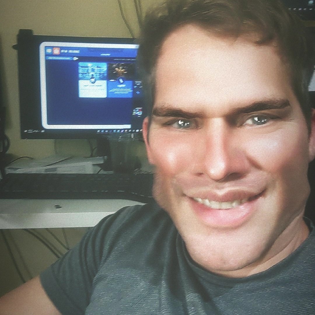 lucas eubank 🍼 on Twitter: "been feeling happy and healthy ☺️ streaming in a sec tw: lucaseubank ...