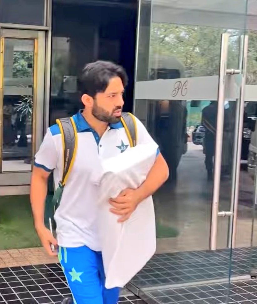 Farid Khan on Twitter: "Mohammad Rizwan with his famous pillow. They travel everywhere together ...